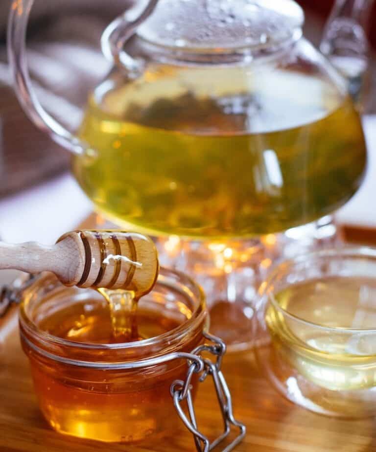 21 Types of Honey & Their Benefits - Beekeeping 101